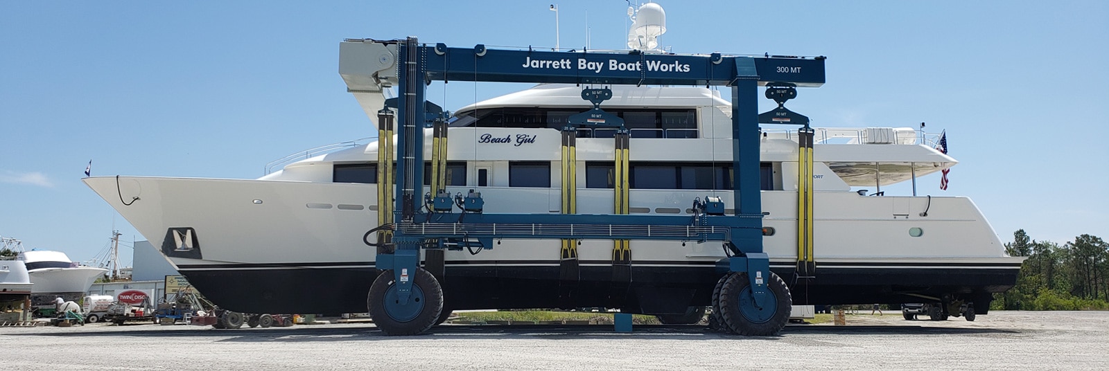 World-Class Service - Jarrett Bay Boatworks